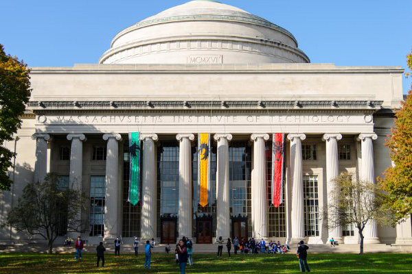 MIT researchers use machine learning to predict ICU interventions ...